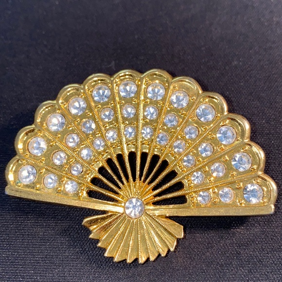 Jewelry | Fan Crystal Gold Tone Brooch | Poshmark